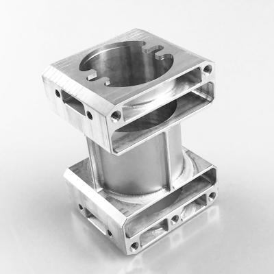 Cina Parti di alluminio di superficie di fresatura di CNC del piatto di colore dello spazio in bianco chiare in vendita