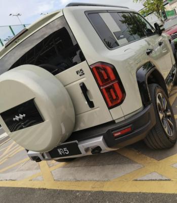 China Equation Leopard 5 SUV moderno com tração integral vem com uma edição Yunnan Deluxe de 5 lugares à venda