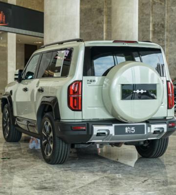 China Equation Leopard 5 SUV moderno com tração integral vem com uma edição Yunnan Deluxe de 5 lugares à venda