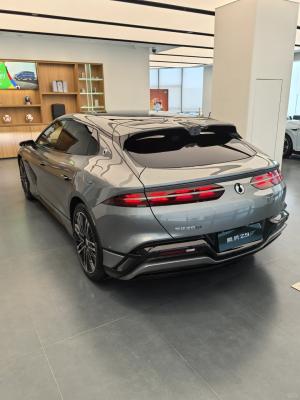 Cina Distribuitori Tengshi Z9GT 2024 Modello 630 a quattro ruote motrici Versione Pro Yuehua Argento 5 porte 5 posti in vendita