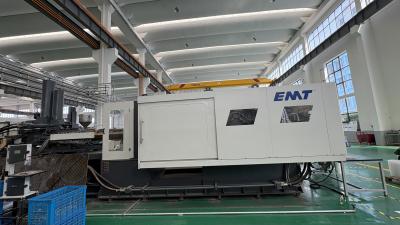 Cina Macchina di stampaggio di tessuto ad alte prestazioni MG-650T 84 mm Diametro di vite 120 MPa Pressione di iniezione in vendita