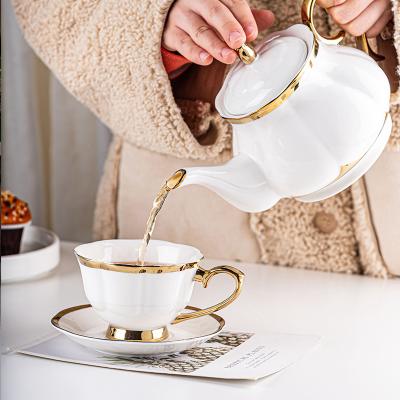 Cina Set di 6 tazze di tè in ceramica Inglese Container di caffè, tè e zucchero Set Arab Teapot And Plate Suacer in vendita