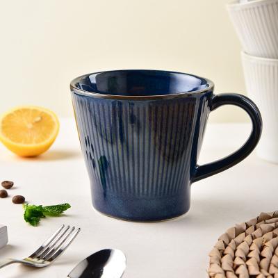 Cina Classic Papa Mug Fathers Day Gift 2024 Tazza di ceramica Tazza di porcellana nordica Tazze blu scuro Tazze a forma di V Porcellana Bianca in vendita