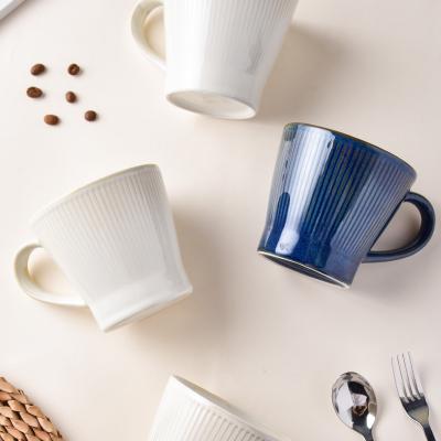 Cina Classic Papa Mug Fathers Day Gift 2024 Tazza di ceramica Tazza di porcellana nordica Tazze blu scuro Tazze a forma di V Porcellana Bianca in vendita
