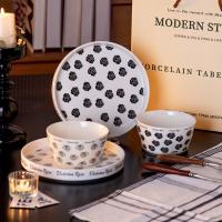 China Mothers Day Porcelain Dinnerware Sets Under Glazed With Plant Pattern for sale