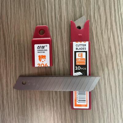 Cina Lame da taglio in argento da 18 mm con spessore di 0,5 mm e angolo di 60° in vendita