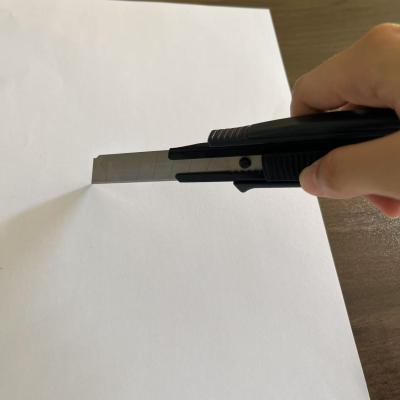 China DIY 18mm Blade Cutters Varying Replacement Frequency for Various Applications for sale