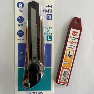 China 160*45*17mm 18mm Utility Knives Ergonomic Design with Black And Orange Handle and 100mm Blade Length for sale