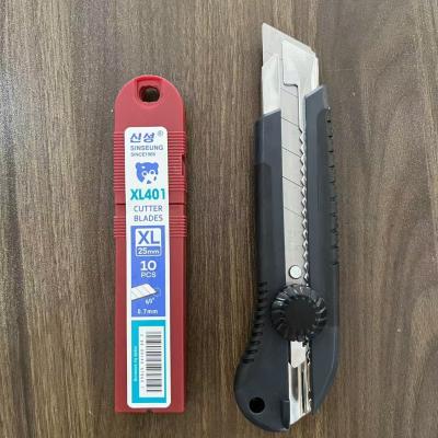 China 25mm Blade Width Utility Knife with SK2 High Carbon Steel Blade and Blade Lock Knob for Precision Cutting for sale