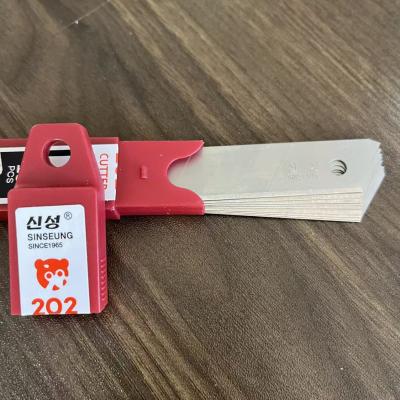 China Long Lasting 18mm Cutter Blades with High Sharpness and 60° Angle for Precision Cutting for sale