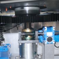 China Rotary Type Automatic Capping Machine FX-8AH 9000 BPH 80ml-1000ml 8 Capping Heads for sale