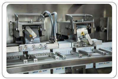 China Fertilizer DGD-320-2 Fully Automatic Horizontal Double Feed Bagging Machine for sale