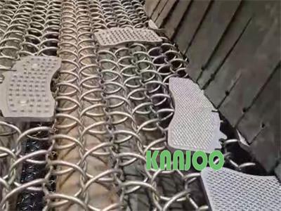 Cina 220V/380V/440V Wire Mesh Shot Blasting Machine per acciaio inossidabile su misura in vendita