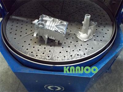 Cina Doppia stazione della macchina rotatoria di Mesh Table Wheel Shot Blasting in vendita