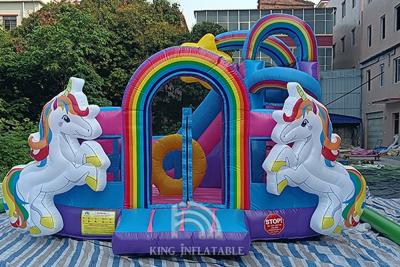 Cina Camere gonfiabili di rimbalzo dell'acqua dell'arcobaleno di principessa Pink Giant Jumping dello scorrevole di Unicorn Bouncy Castle With Water dei bambini in vendita