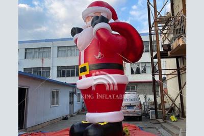 Cina Decorazioni gonfiabili giganti di Natale della borsa del regalo di Santa Claus With A all'aperto in vendita