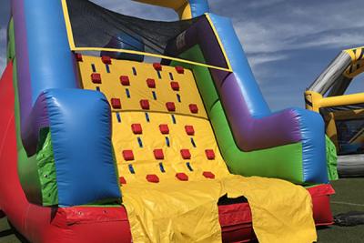 China Carrera de obstáculos inflable al aire libre grande de 40 del pie de las carreras de obstáculos 5k niños de los adultos para el alquiler en venta