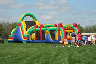 China Carrera de obstáculos inflable al aire libre grande de 40 del pie de las carreras de obstáculos 5k niños de los adultos para el alquiler en venta