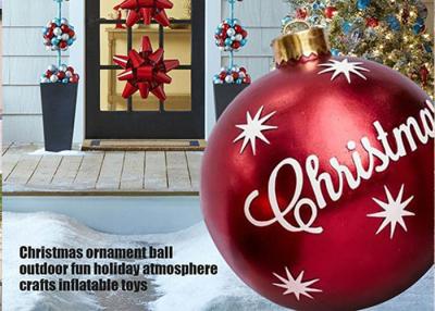 Cina Merry Christmas Blow Up Balloon Ornaments Decorazione del cortile Grandi palle gonfiabili in PVC all'aperto in vendita