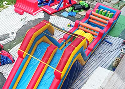 China PVC longo inflável grande Inflatables vermelho azul dos cursos de obstáculo 20m para adultos das crianças à venda