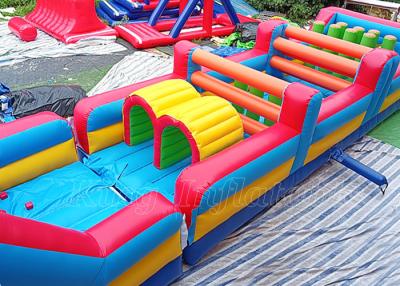 China PVC longo inflável grande Inflatables vermelho azul dos cursos de obstáculo 20m para adultos das crianças à venda