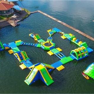 China Equipamento de parque aquático flutuante inflável à venda