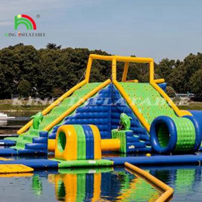 China Equipamento de parque aquático inflável Slide flutuante Trampolim à venda