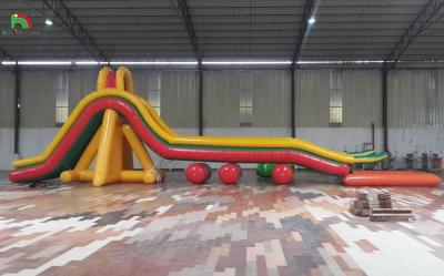 中国 膨らませられる遊び場 障害物 スポーツフィールド プール付きの膨らませられる水スライド 販売のため