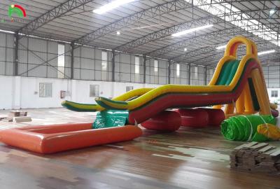 中国 膨らませられる遊び場 障害物 スポーツフィールド プール付きの膨らませられる水スライド 販売のため