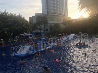China De commerciële Rangjonge geitjes blazen - omhoog Waterpark, Reuze Opblaasbare Watersporten Te koop