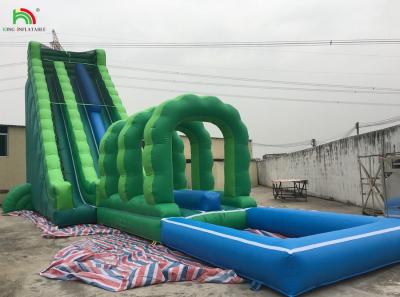 中国 巨大な水スライド 膨張式 商業用水スライド プール付き 販売のため