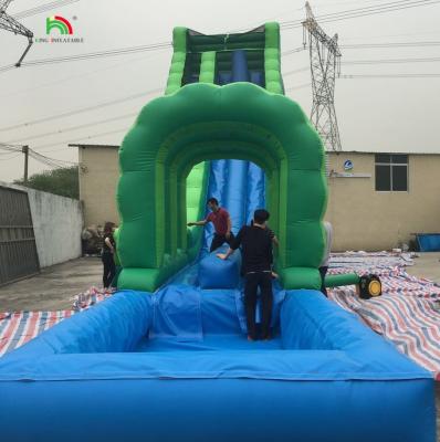 Cina Scivolo d'acqua gigante gonfiabile scivolo d'acqua gonfiabile commerciale con piscina in vendita
