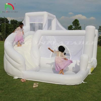 China Witte opblaasbare bounce combo bouncy kasteel huis kinderen water glijbaan met bal put Te koop