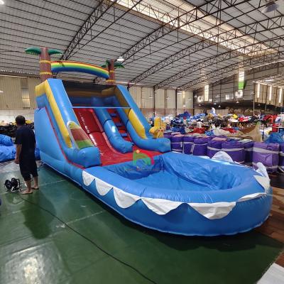Cina Commerciale PVC gonfiabile scivolo d'acqua combinato con piscina in vendita