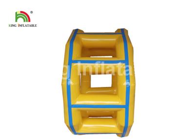 Cina Il rullo gonfiabile dell'acqua del diametro di giallo ermetico 3m del PVC/ha personalizzato il giocattolo per il parco dell'acqua in vendita
