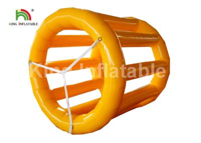 Cina Il rullo gonfiabile dell'acqua del diametro di giallo ermetico 3m del PVC/ha personalizzato il giocattolo per il parco dell'acqua in vendita