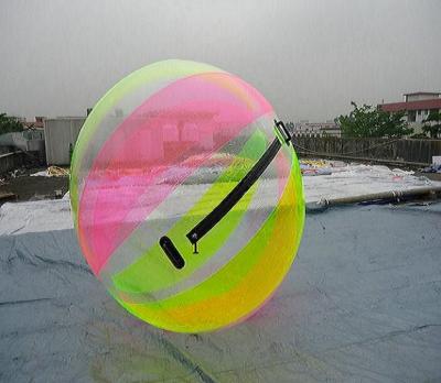China Grappige Opblaasbare Gang op Waterbal Te koop