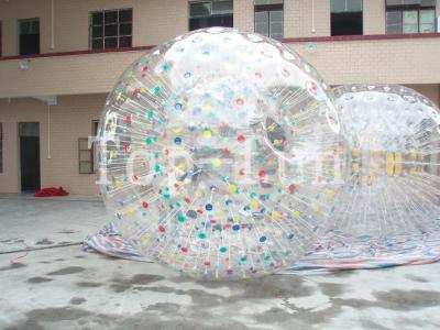中国 子供および大人膨脹可能な水ゲームのための耐久の膨脹可能なボディ zorb の球 販売のため