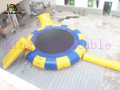 Cina Buttafuori di salto dell'acqua del giocattolo del trampolino dell'acqua gonfiabile del colpo per i bambini e gli adulti in vendita