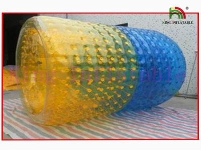 Cina Camminando sul giocattolo gonfiabile dell'acqua, sul rullo gonfiabile di divertimento da 2.8m lunghi e sul diametro di 2.4m in vendita