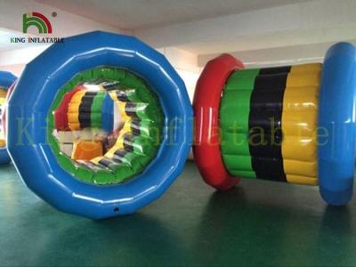 Cina Tela cerata EN14960 su misura giocattolo di rotolamento fatto galleggiare acqua gonfiabile del PVC di PLATONE 0.9mm in vendita
