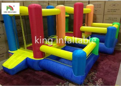 中国 子供の催し物のためのボボの球のプールが付いている小型膨脹可能な跳躍の家 販売のため
