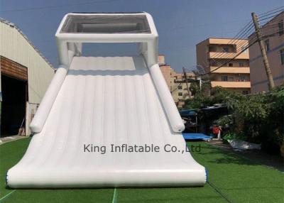 China corrediças de água de flutuação infláveis do gym de selva de encerado do PVC de 0.9mm para o mar à venda