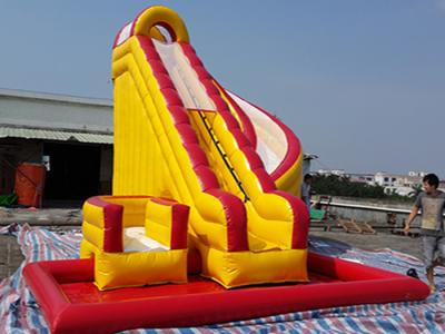 Cina Acquascivolo gonfiabile dei bambini all'aperto con i giochi del parco dell'acqua della tela cerata dello stagno/PVC in vendita