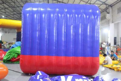 Cina Flip Inflatable Sports Games Human su misura che cammina dentro il cubo di rotolamento della terra in vendita