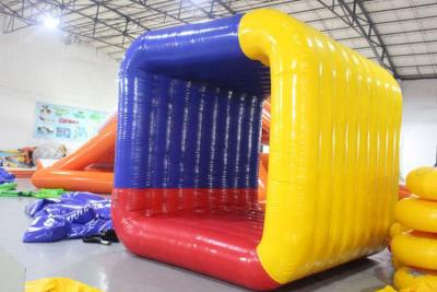 Cina Flip Inflatable Sports Games Human su misura che cammina dentro il cubo di rotolamento della terra in vendita