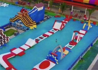 Cina Parco gonfiabile dell'acqua della terra del PVC con la piscina dell'acquascivolo in vendita