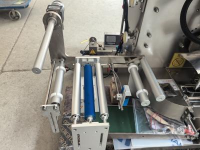 China Máquina YFS-150 para formar sacos e preencher embalagens seladas para pequenos géneros alimentícios granulares à venda