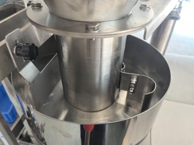 China Máquina YFS-150 para formar sacos e preencher embalagens seladas para pequenos géneros alimentícios granulares à venda