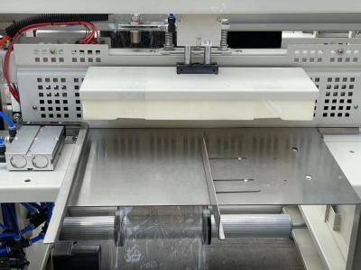 Cina Macchina di avvolgimento automatico di bottiglie PET con saldatura a tensione e galleria di calore PE in vendita